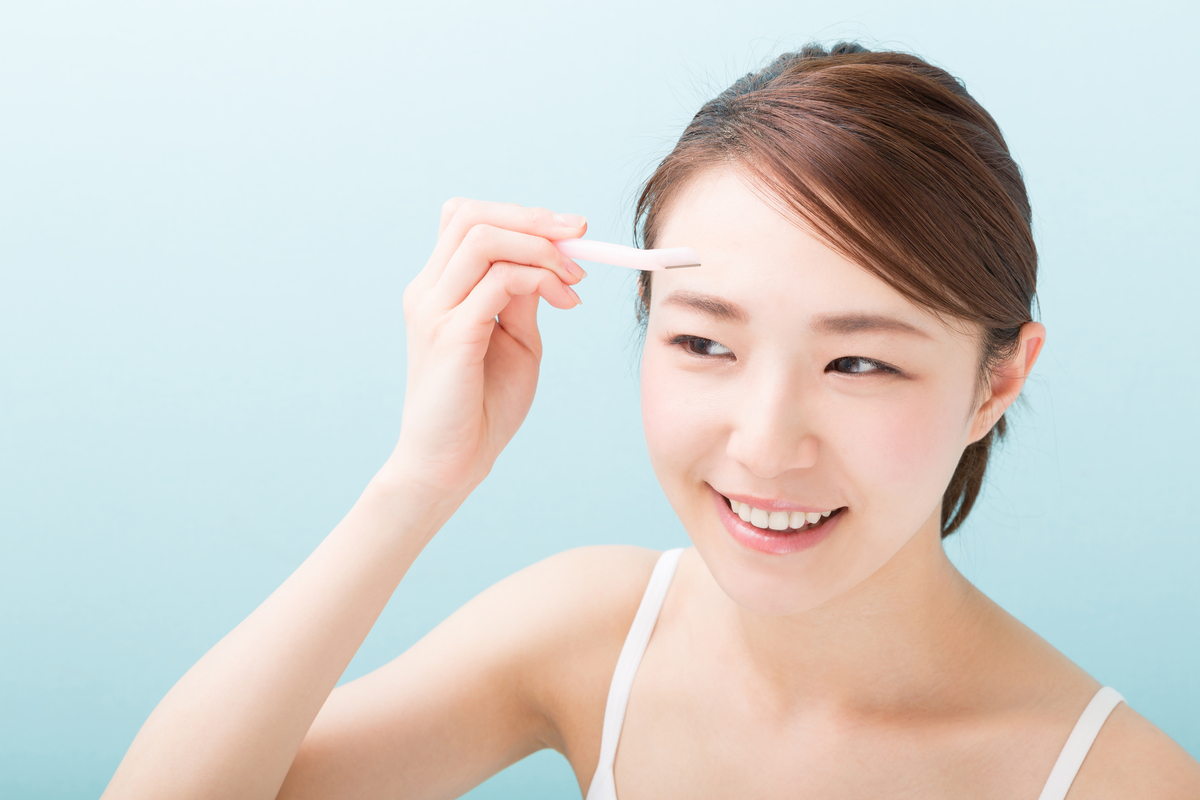 This is how often you should dermaplane | BlissMark